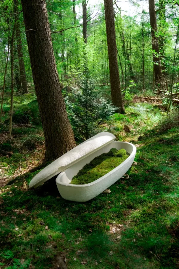 Living Cocoon™ Mushroom Casket | Henry Schwab